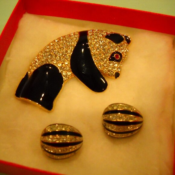 UNBRANDED | Jewelry | Vintage Gold Tone Black White Enamel Rhinestone ...